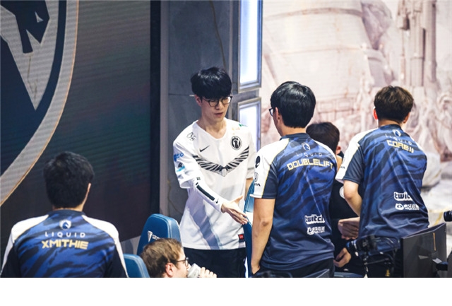 宁王与theshy的动漫图,宁王sy登台图,sy宁王对望图_大山谷图库