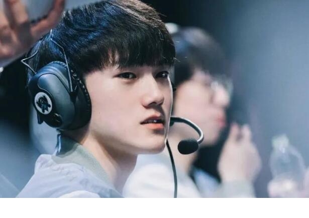 IG新赛季状态低迷，PDD首次毒舌点评，称S8夺冠全靠运气 飞扬头条_飞扬网